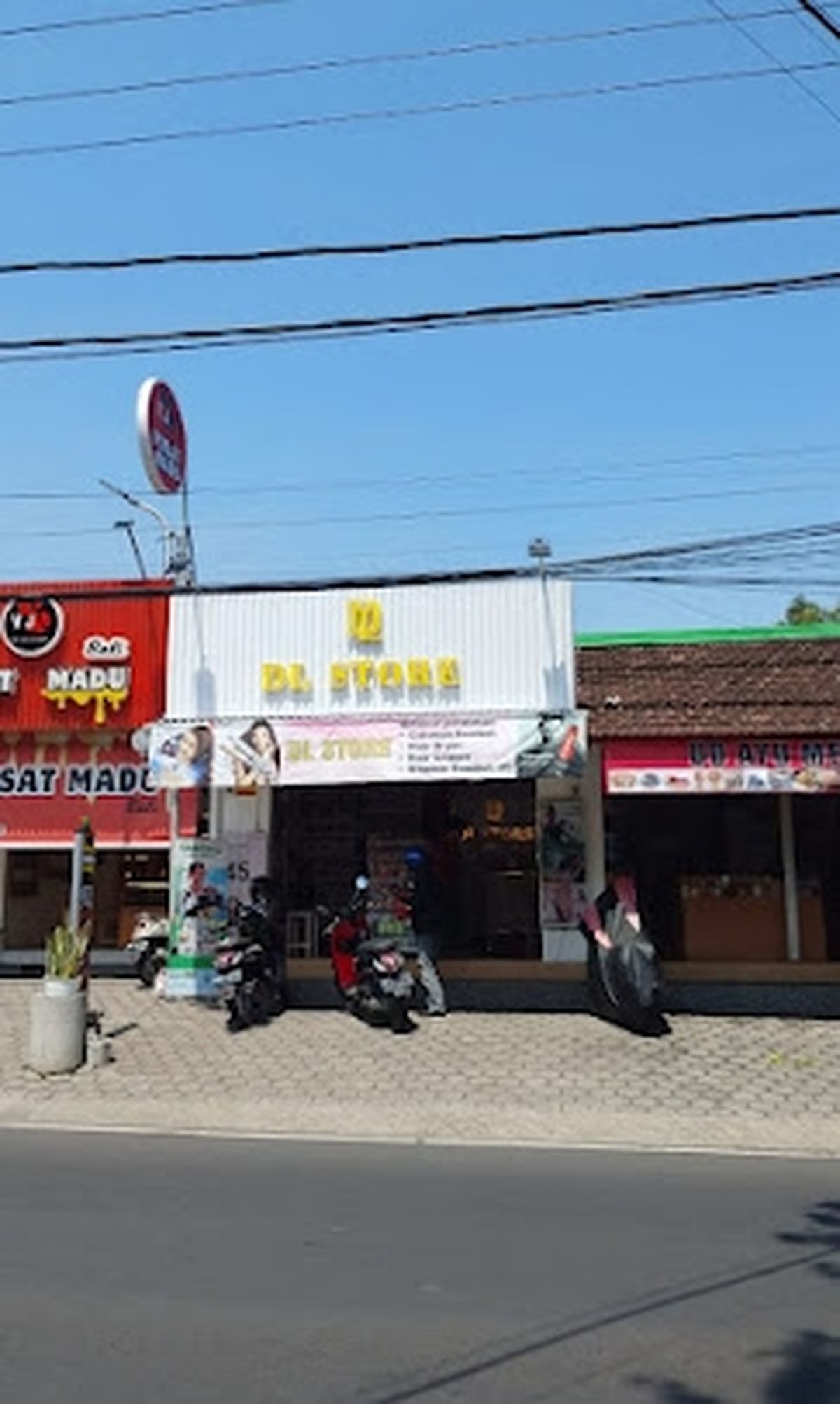 Lowongan Staf Toko di DL Store, | Glints